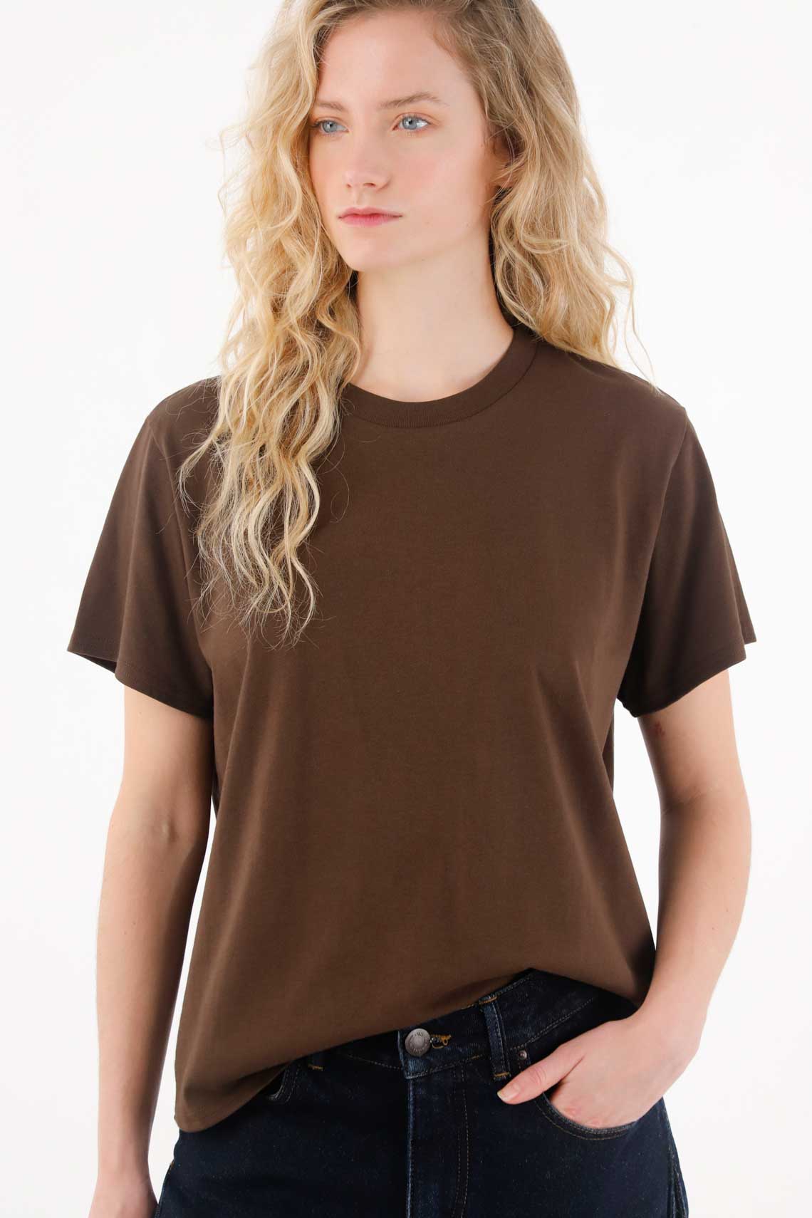 Camiseta básica holgada café para mujer